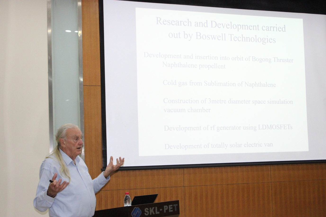 澳大利亚科学院院士、澳大利亚国立大学Rod Boswell教授 到访电气工程学院-重庆大学电气工程学院